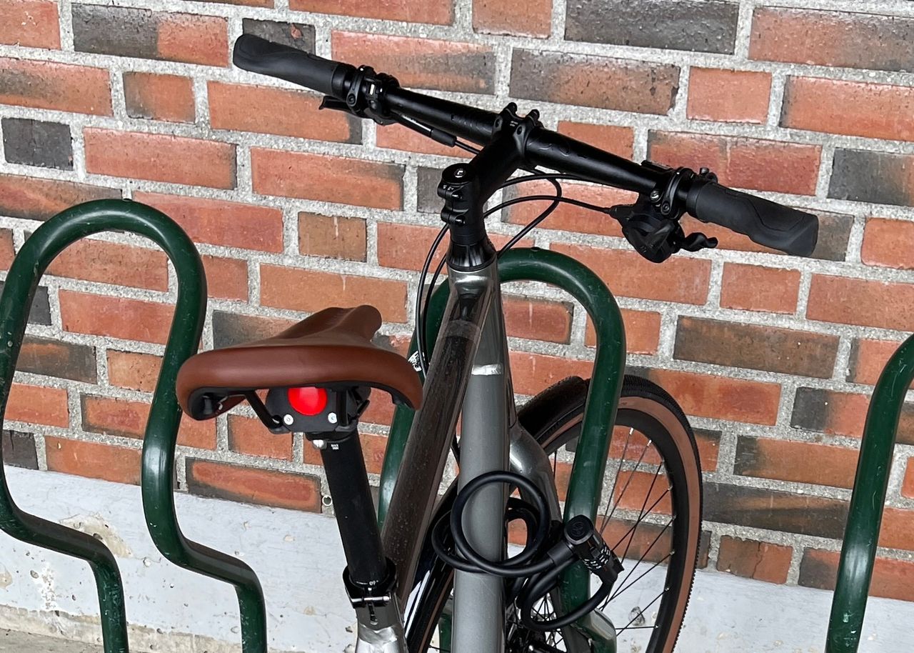 Sykkelsetefeste for Apple airtag med refleks - PROTONORD